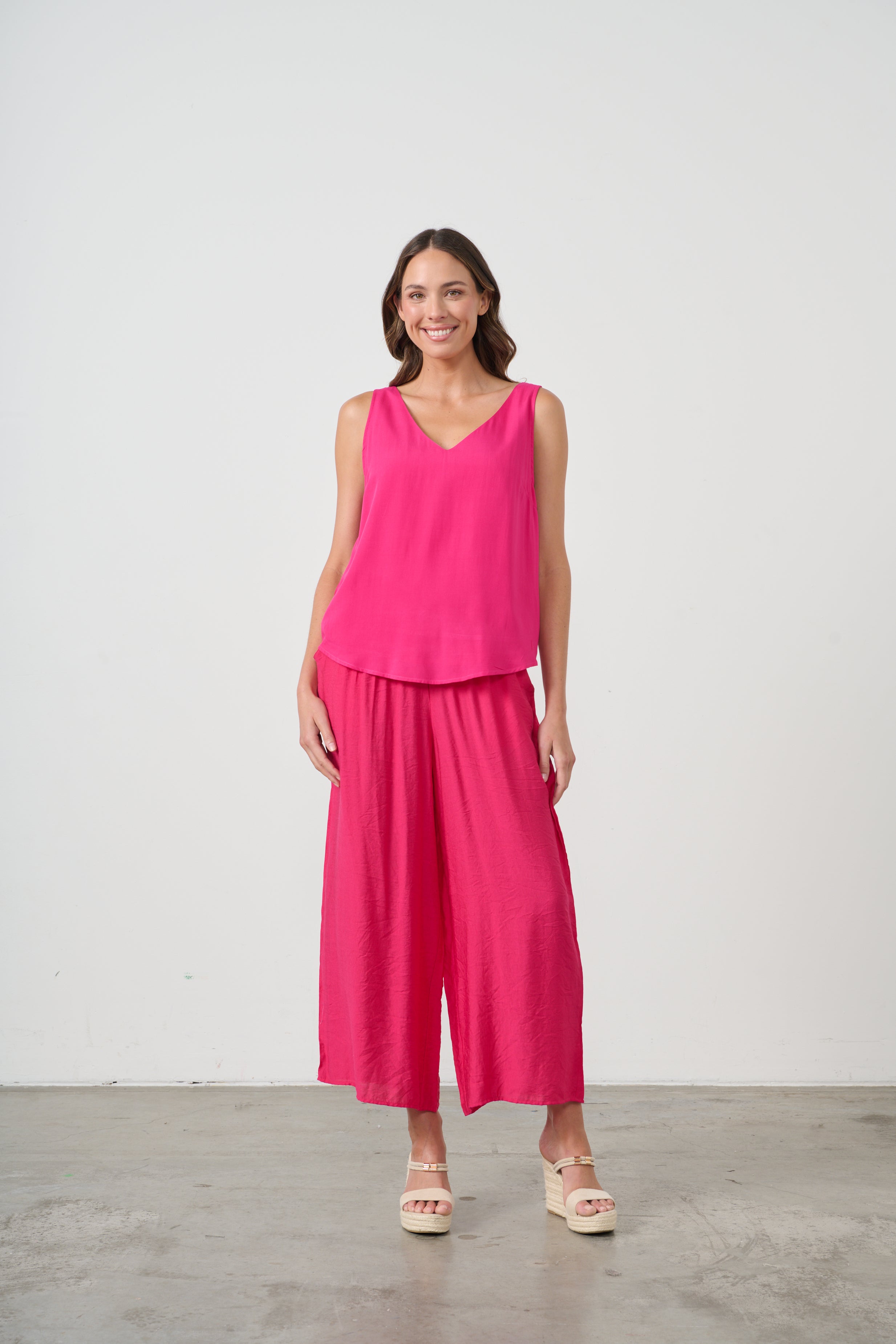 CAJU V-NECK SWING TANK TOP IN HOT PINK – Too Pretty