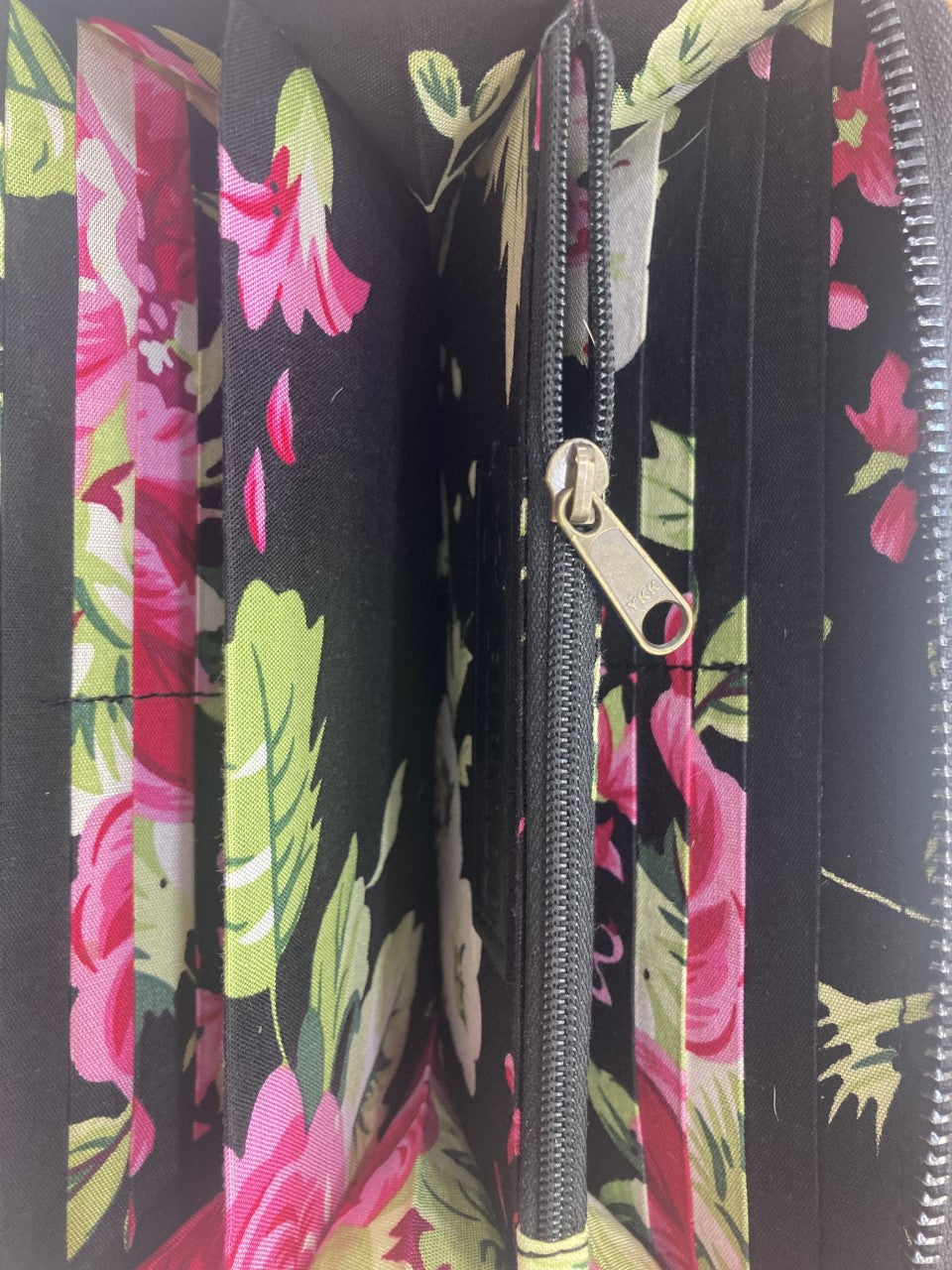 HANDBAGS – Too Pretty